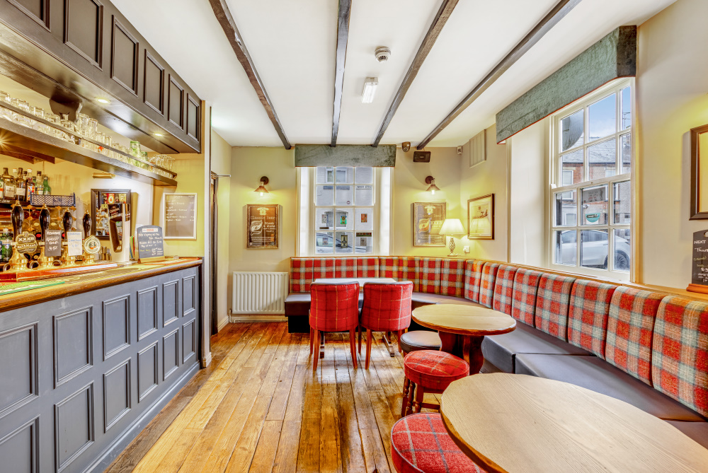 Queen in the West | Lincoln | Batemans Pubs